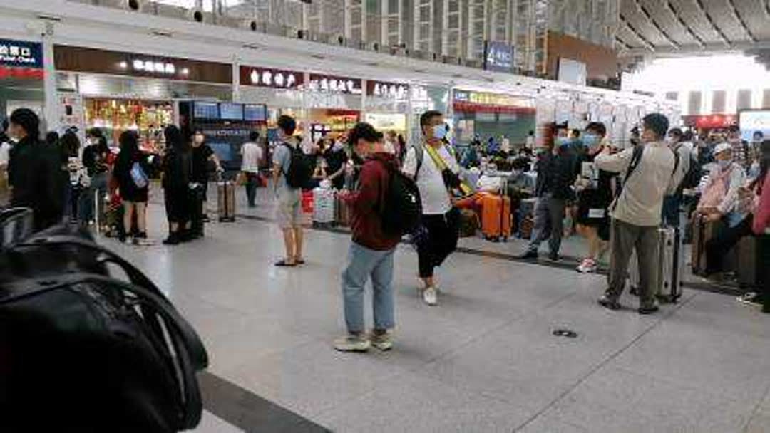 实拍节假日的厦门北站,福建最大高铁站之一,带大家现场看看