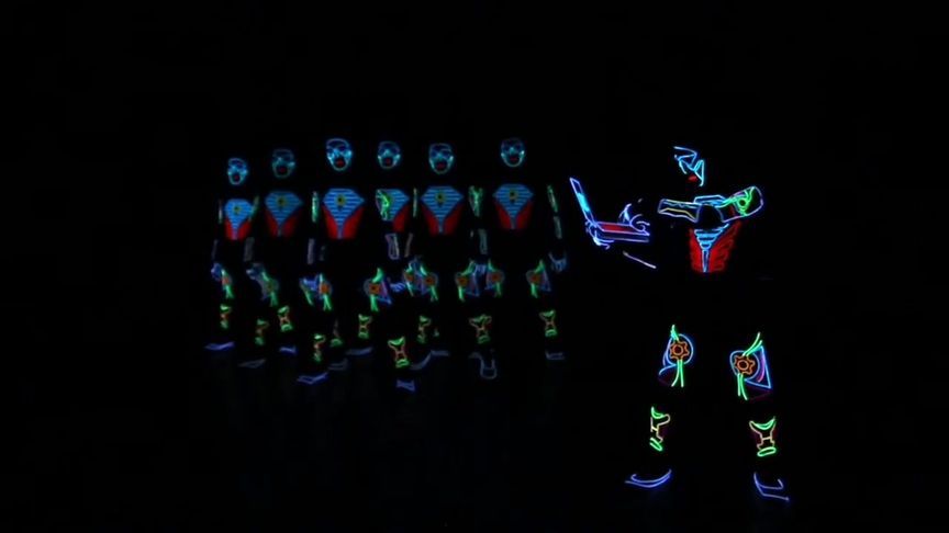 电脑控制编程黑科技注入服装,你看懂了吗#未来创意科技发光服