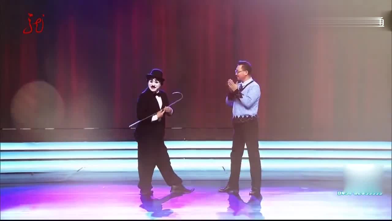 回忆经典!黑龙江版卓别林模仿秀,主持人看的目瞪口呆!