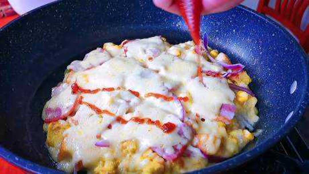 不用烤箱一个平底锅教你简单制作美味披萨,香味扑鼻一学就会