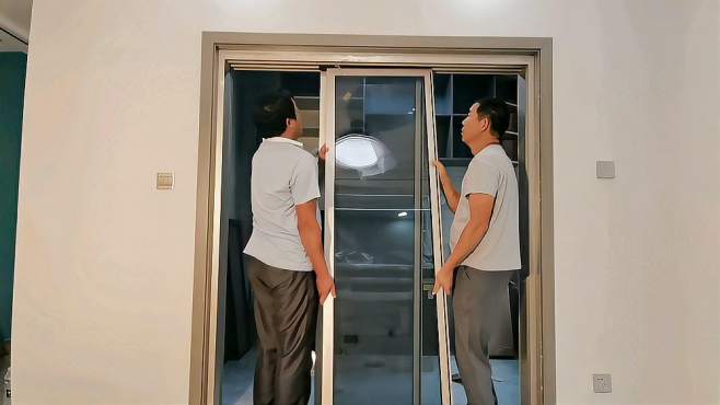 厨房三联动推拉门,想装修的用户不妨试试这样的设计真实用