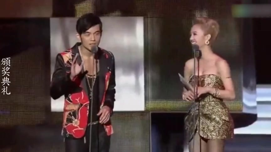 女明星与前任同台名场面:蔡依林周杰伦同台尬聊,小S泣不成声