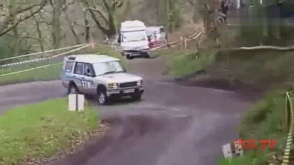 CSC视频 路虎发现移植宝马M3发动…