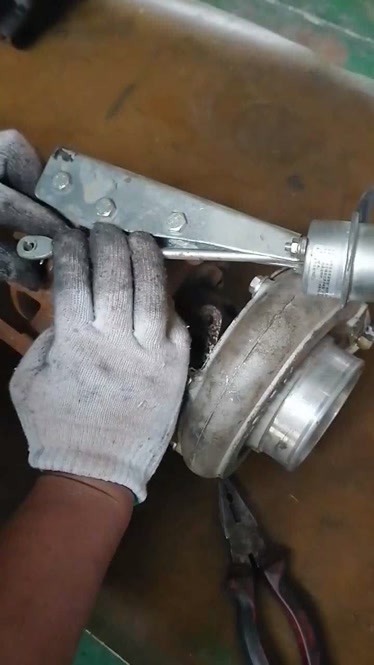 涡轮增压器里面居然是这样!很多人都没见过。