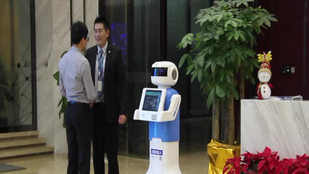 中智科创自主开发首台安保服务机器人 !点赞