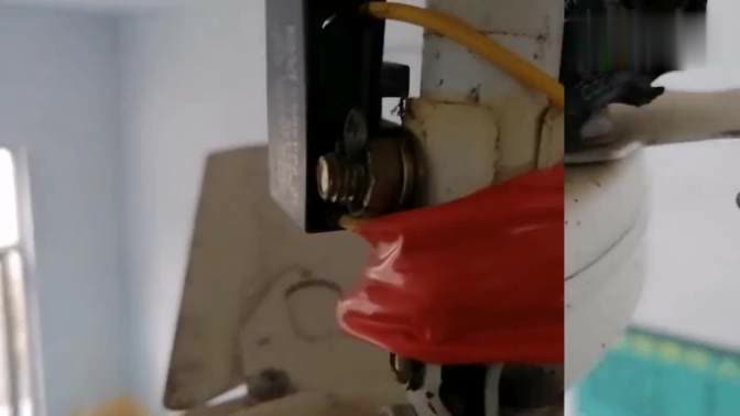 吊扇不转,启动电容坏了,用两个小电容能代替原电容吗