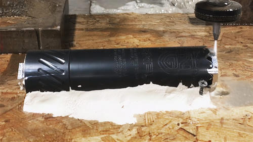 消音器是怎么消音的?用高压水刀切开,看完内部构造才明白!