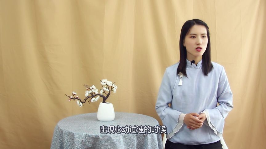 经常心跳过快?别不当回事,警惕4种疾病到来,按揉腿上1处缓解