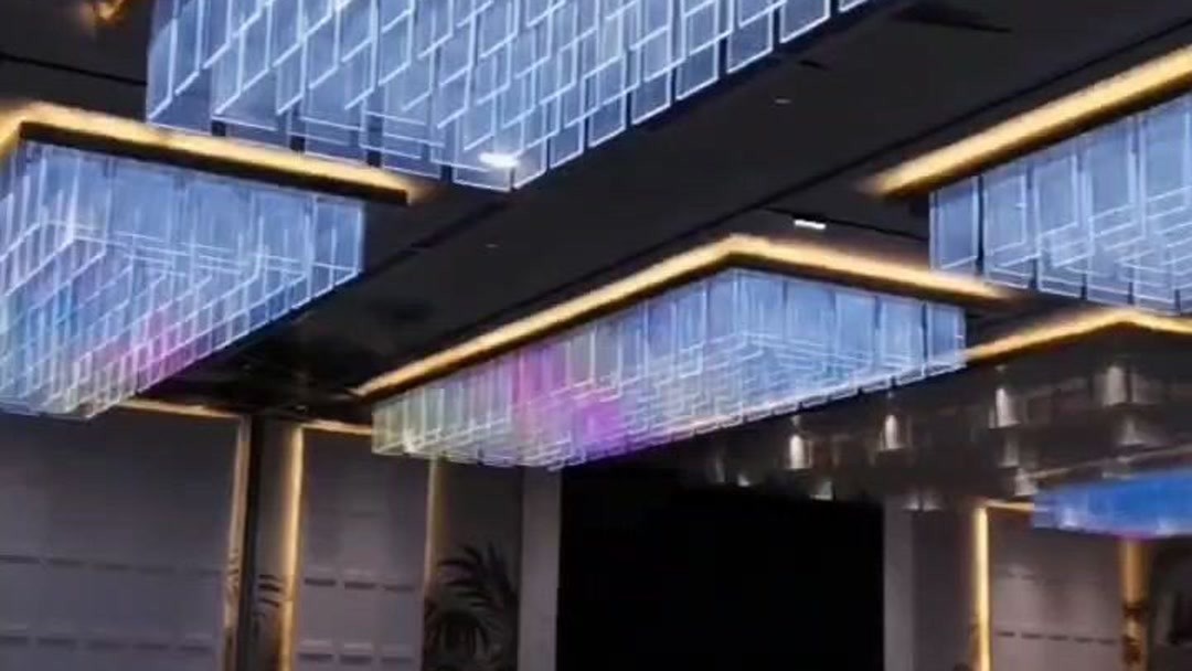 皇冠假日酒店宴会厅主题灯 定制动感光影 炫酷绽放#宴会厅灯具明古...