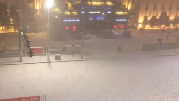哈尔滨突降大雪!预示着疫情就要结束!