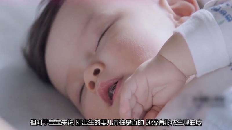 新生儿宝宝需不需要用枕头?要不要睡定型枕?新手妈妈要了解!