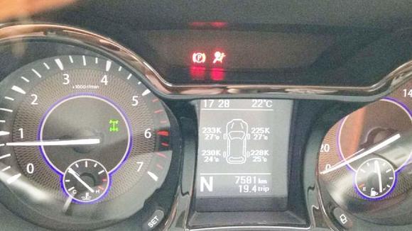 安全气囊故障灯亮了?别着急去4S店,听专家的意见,再去少吃亏