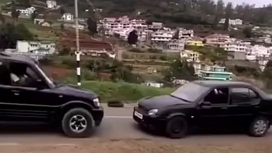 司机朋友们,看看不系安全带的严重后果。