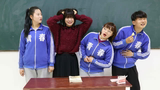 师生互动:还有在厕所里面吃药的!这吃药方式还能再奇葩点吗?