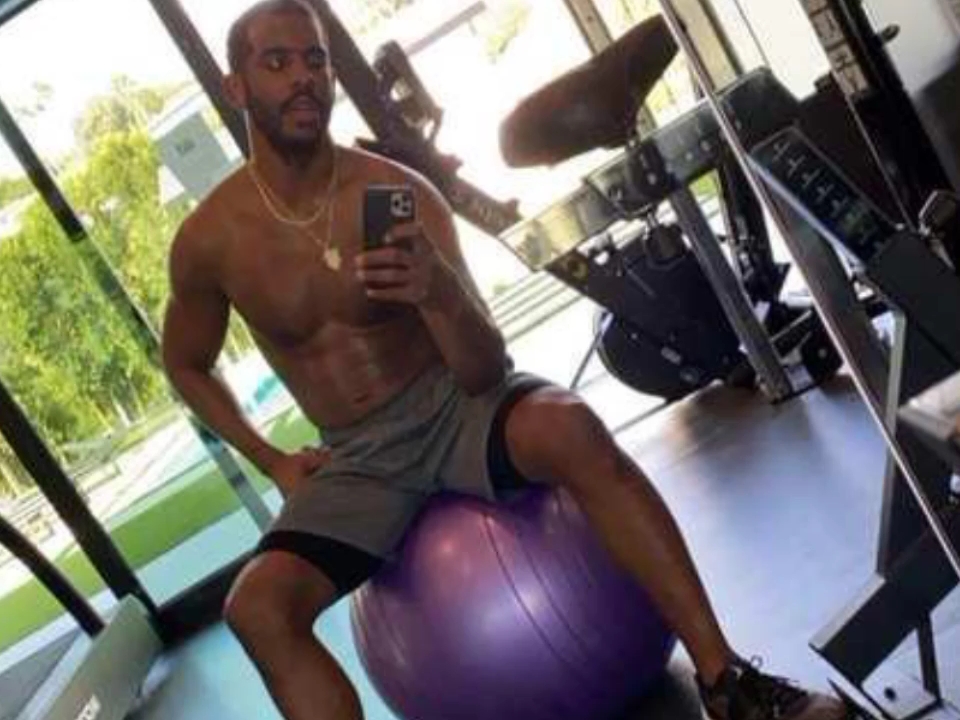 征集健身穿搭分享/健身装备盘点/健身好物种草/健身房或户外健身器材...