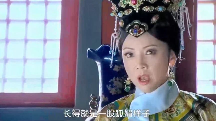 新还珠格格:紫薇被按住,容嬷嬷用针扎紫薇,现场简直惨不忍睹