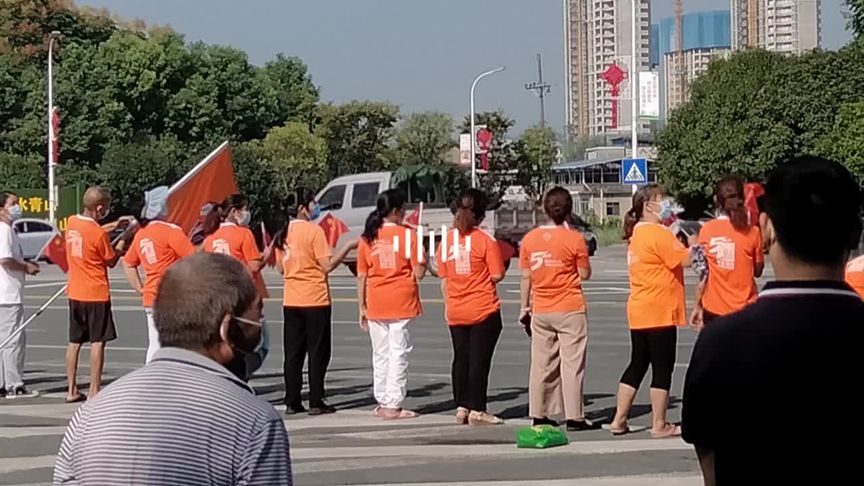 中国߇�߇�的强大,张家界人民送专家团撤离,政府帅全体政府部门