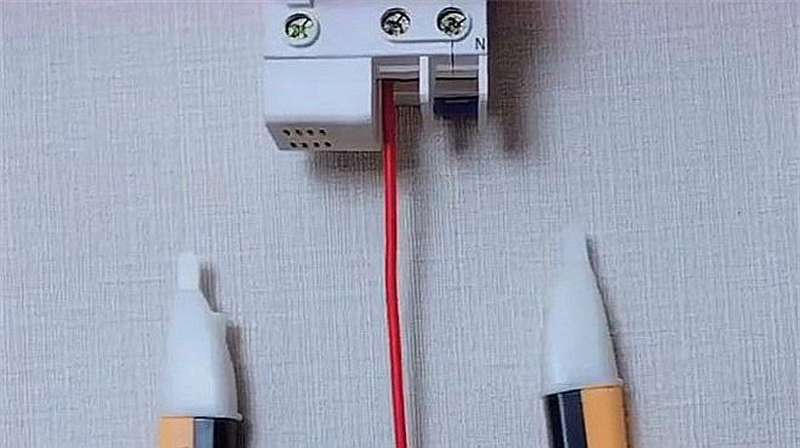 老电工:非常好用的感应电笔,哪里断电了一下测出