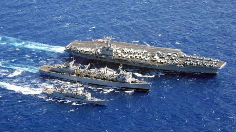 美军航母软肋是什么?张召忠:俄潜艇在美航母附近把它吓坏!