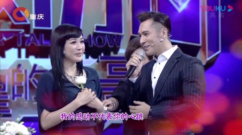 张伦硕献歌听哭钟丽缇,情不自禁拥吻,羡煞旁人!