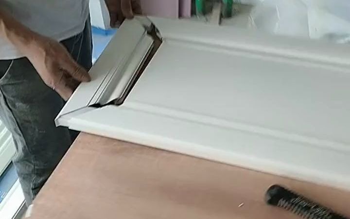 木工 两三年没做过推拉门的衣柜了 。