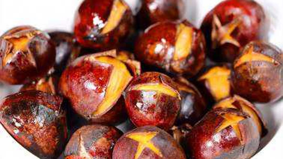 煮板栗时,很多人第一步就错了,大厨教你这一招,板栗香甜又好剥