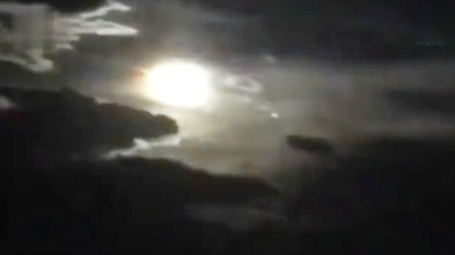 震撼!中秋夜“陨星”划过大理丽江 多名游客目睹小行星撞地球