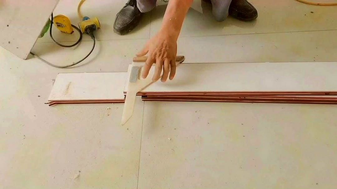 阳台推拉门套固定,装修工这样的施工方法可以吗