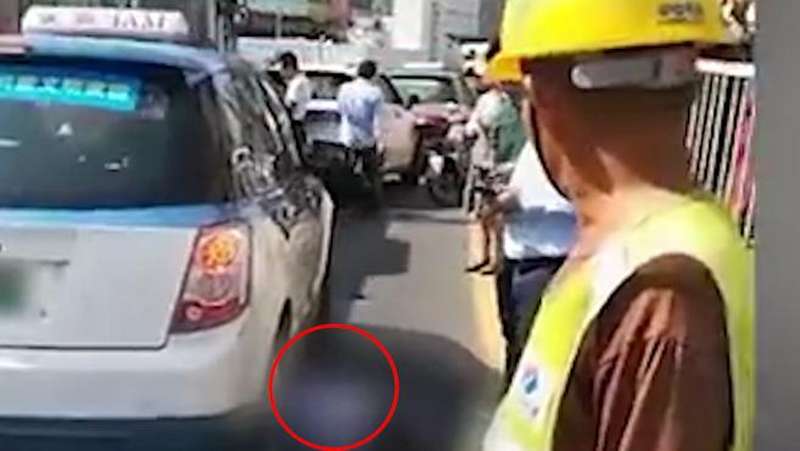 丧心病狂!10岁女孩被出租车撞倒后拖行数米,送医抢救无效死亡