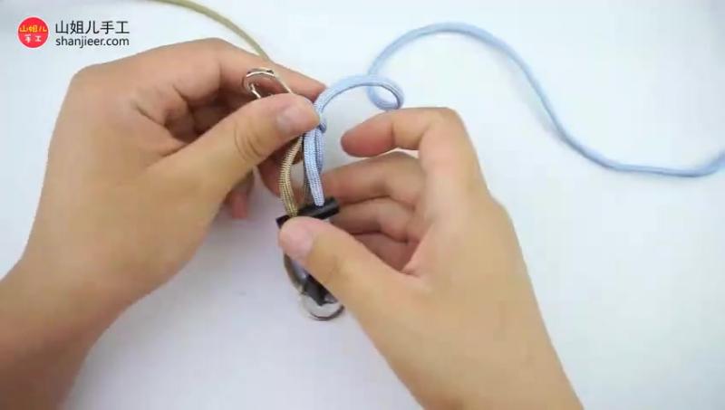 打火石指南针伞绳钥匙链,户外求生必需品