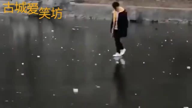 这年头,当个服务员要求都这么高了吗