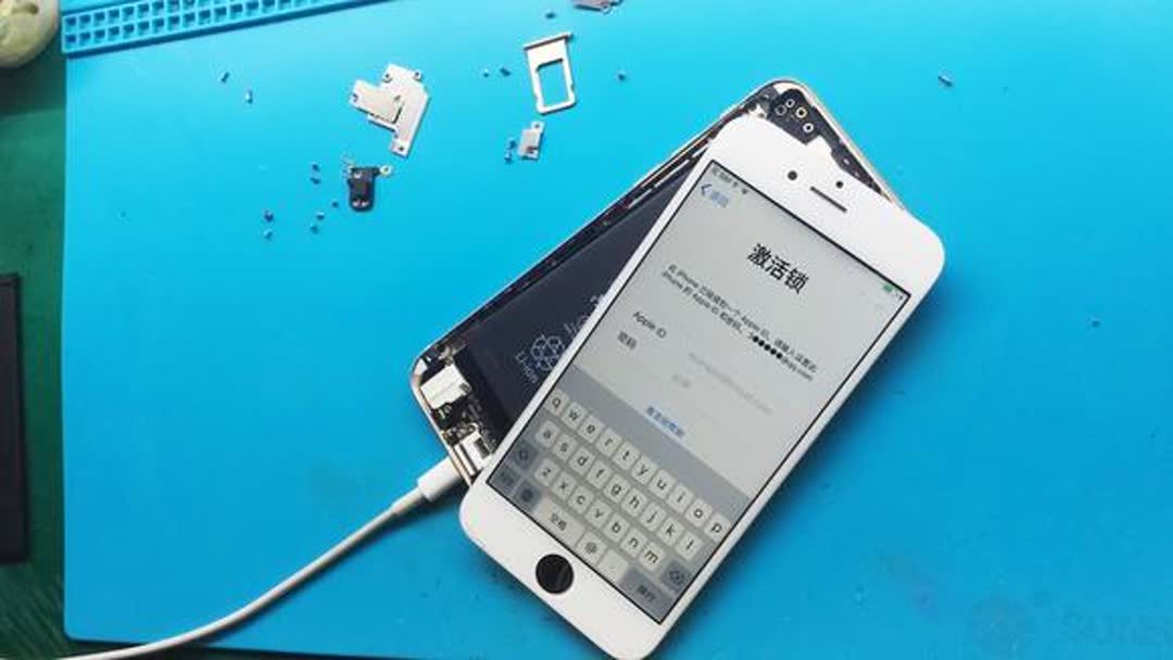 有ID的iPhone刷机能不能解锁?一修这次也只能翻车了!