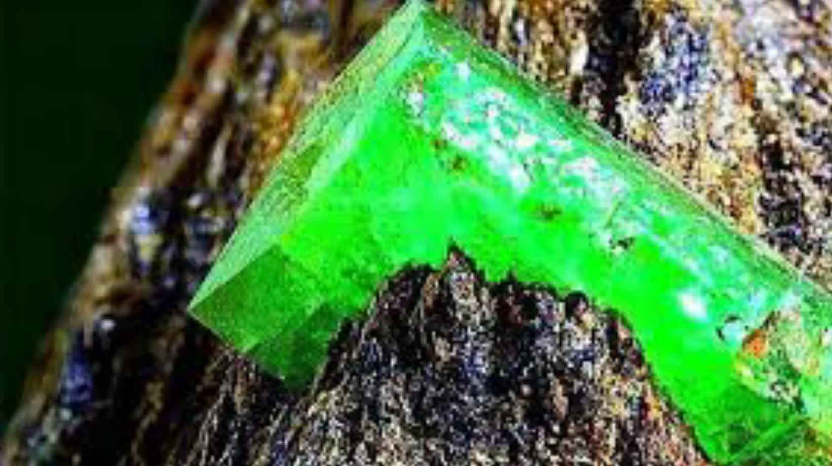 世界上最昂贵的河流:世界95%的翡翠来自这,很多人来此一夜暴富