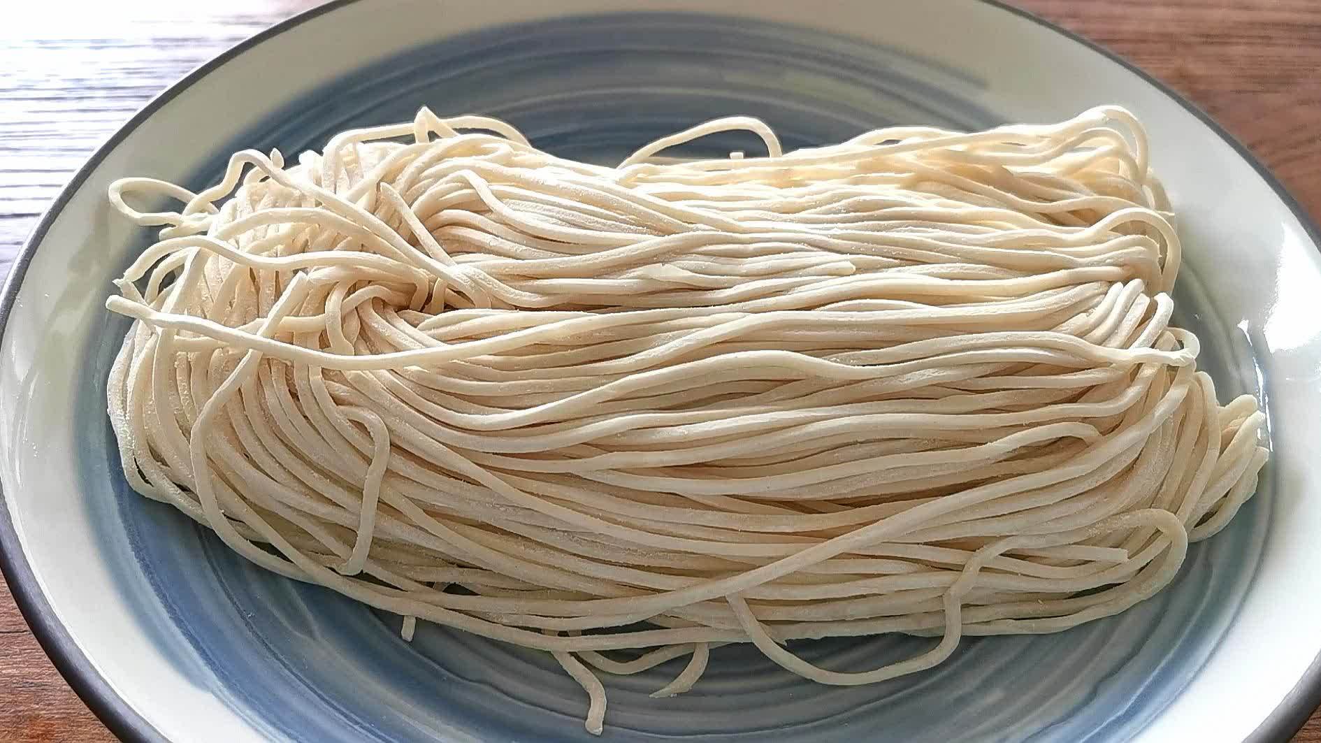 面条这样做特香特好吃,简单一做,色香味俱全