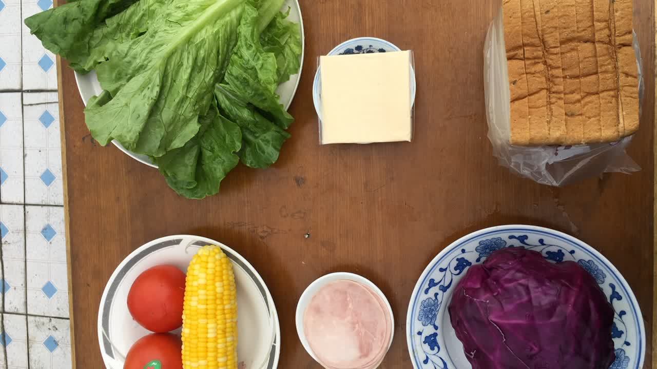 教你2款早餐三明治,简单易做,营养丰富又美味