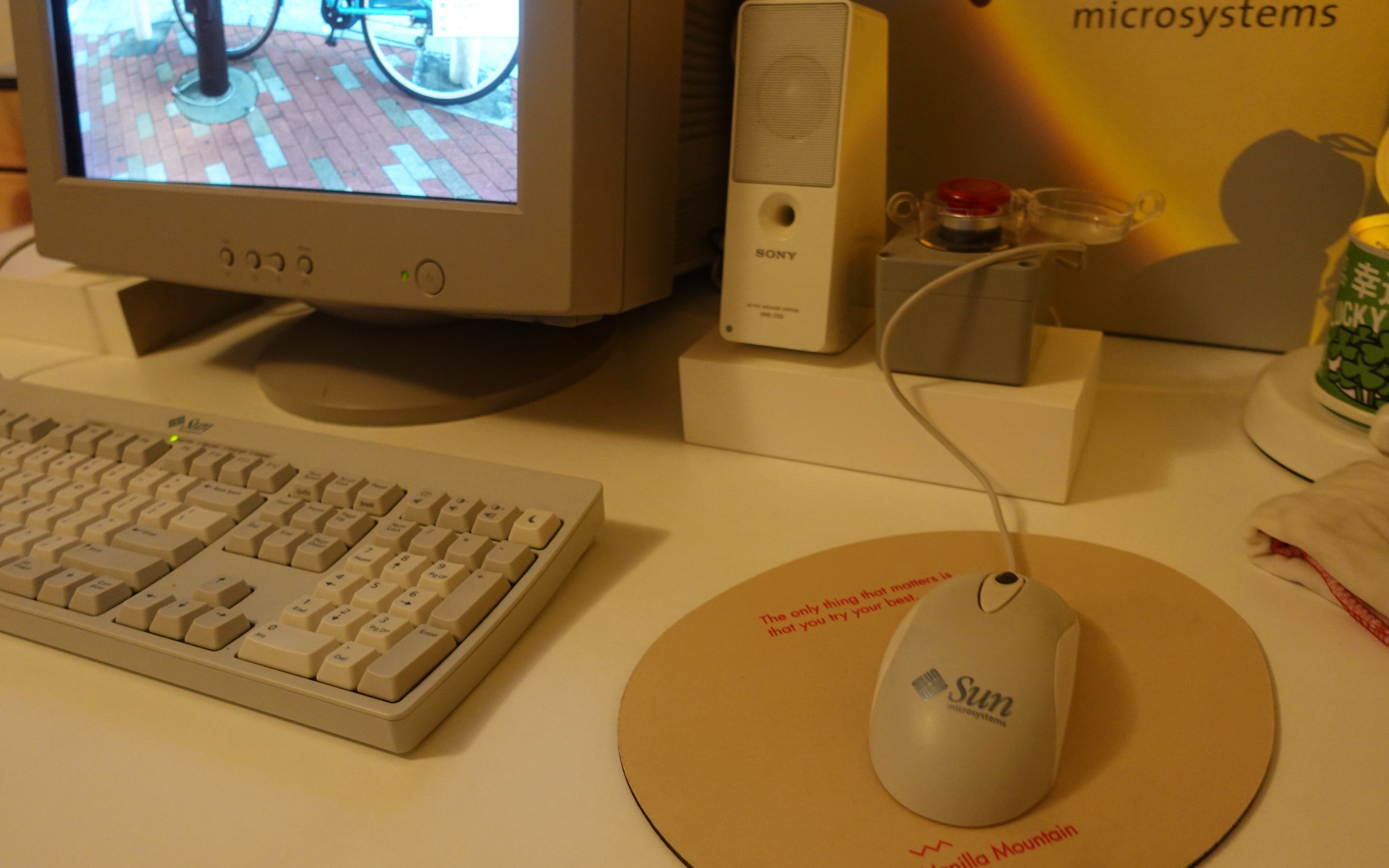 开启时光机按钮,为桌面添置一个更复古的鼠标