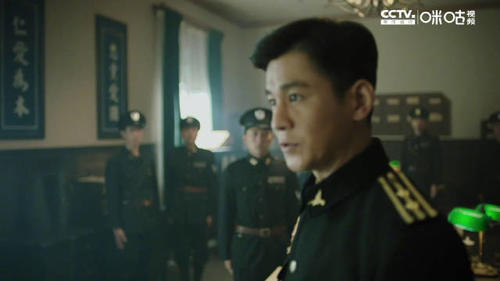 ... #破晓东方# 第8集预告上线~前线大获全胜,我方部队正式入城,天亮...
