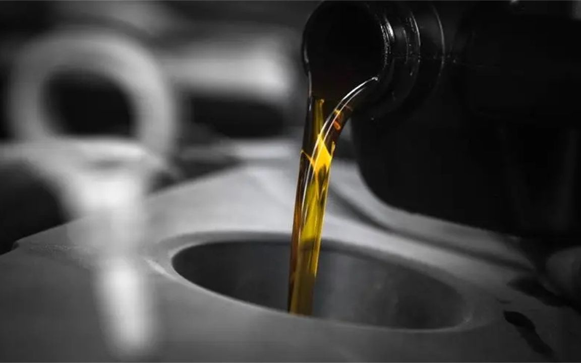 原油是如何提炼的?一吨原油能得到多少汽油和柴油?