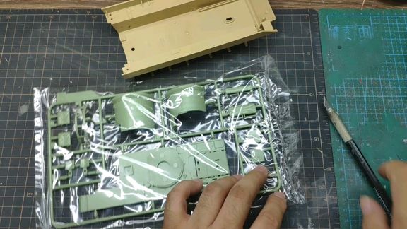 把MENG内构件塞到田宫的M2A2ߘ�制作过程(一)