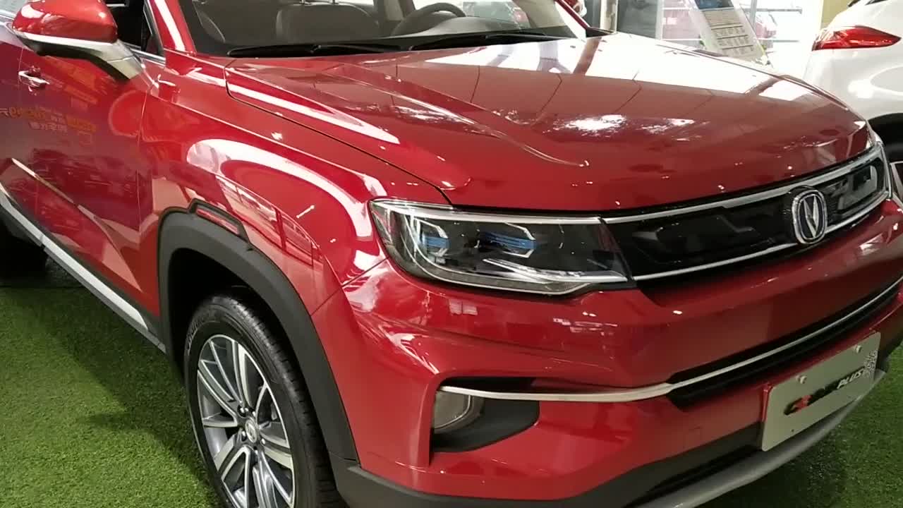 近距离了解观看长安CS35PLUS