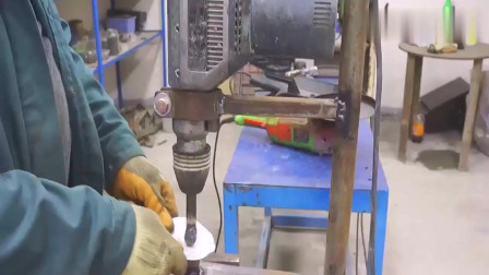牛人用冲击钻制作的这个工具,看到用处彻底被惊艳了
