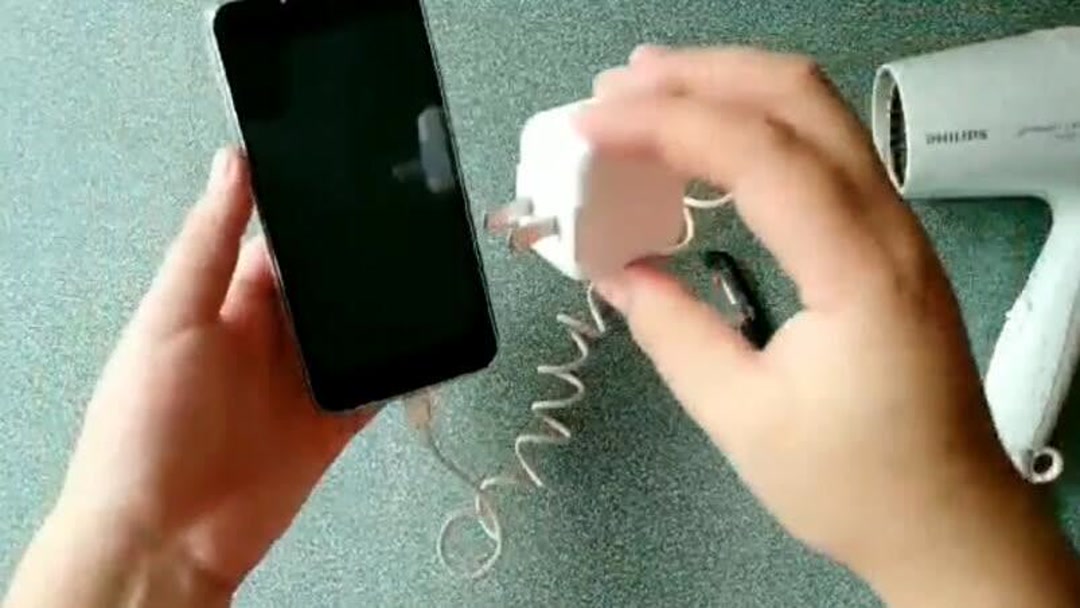 手机数据线太乱,教你一招轻松收纳,使用方便还耐看!