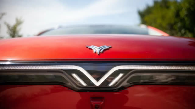 最美国产车上市,由清华大学设计!车标让奔驰很尴尬!