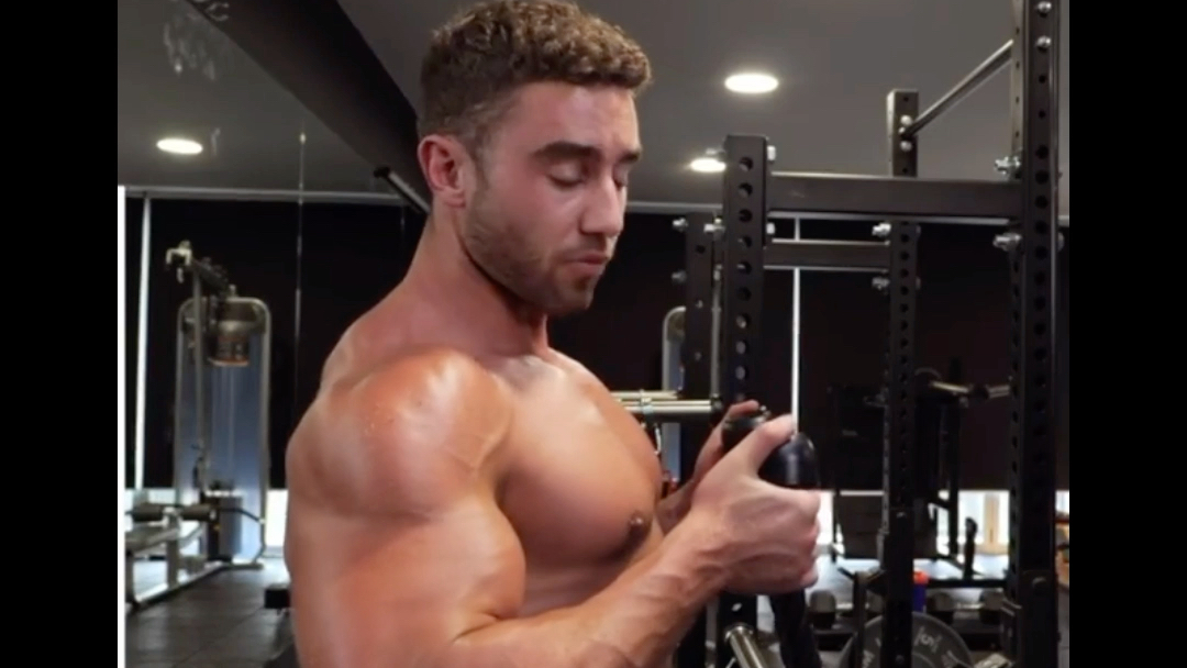 健身房训练计划-男士3D手臂训练(详细计划见评论)