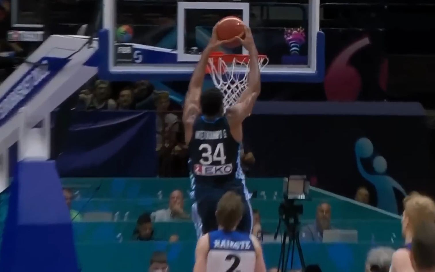 强势!字母哥19分钟轰25分5板4助!欧锦赛|希腊90-69爱沙尼亚