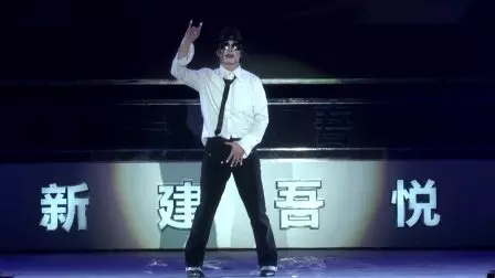 他是我见过长得特别像的模仿秀演员