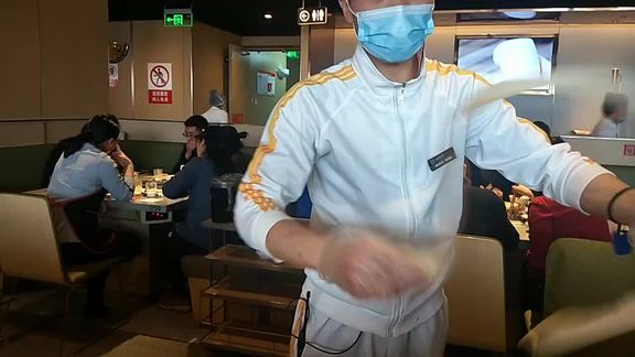 #海底捞 #海底捞甩面 不得不说 甩面小哥还蛮帅的