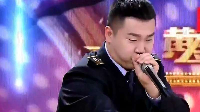 公交车司机号称行走的乐器,这张嘴真是出神入化,什么都能模仿