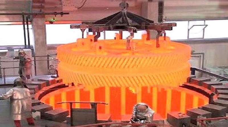 世界最大齿轮制造过程,10秒钟造一个,整个工序超带感!