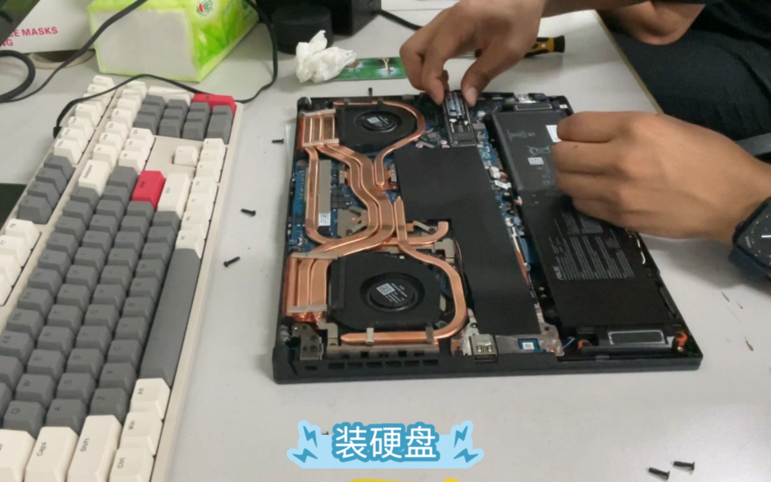 帮学弟扩硬盘,华硕天选3。